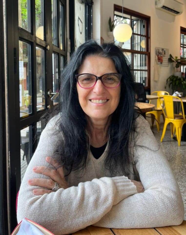 LEVY, Esther | Secretaría de Posgrado - FFyL